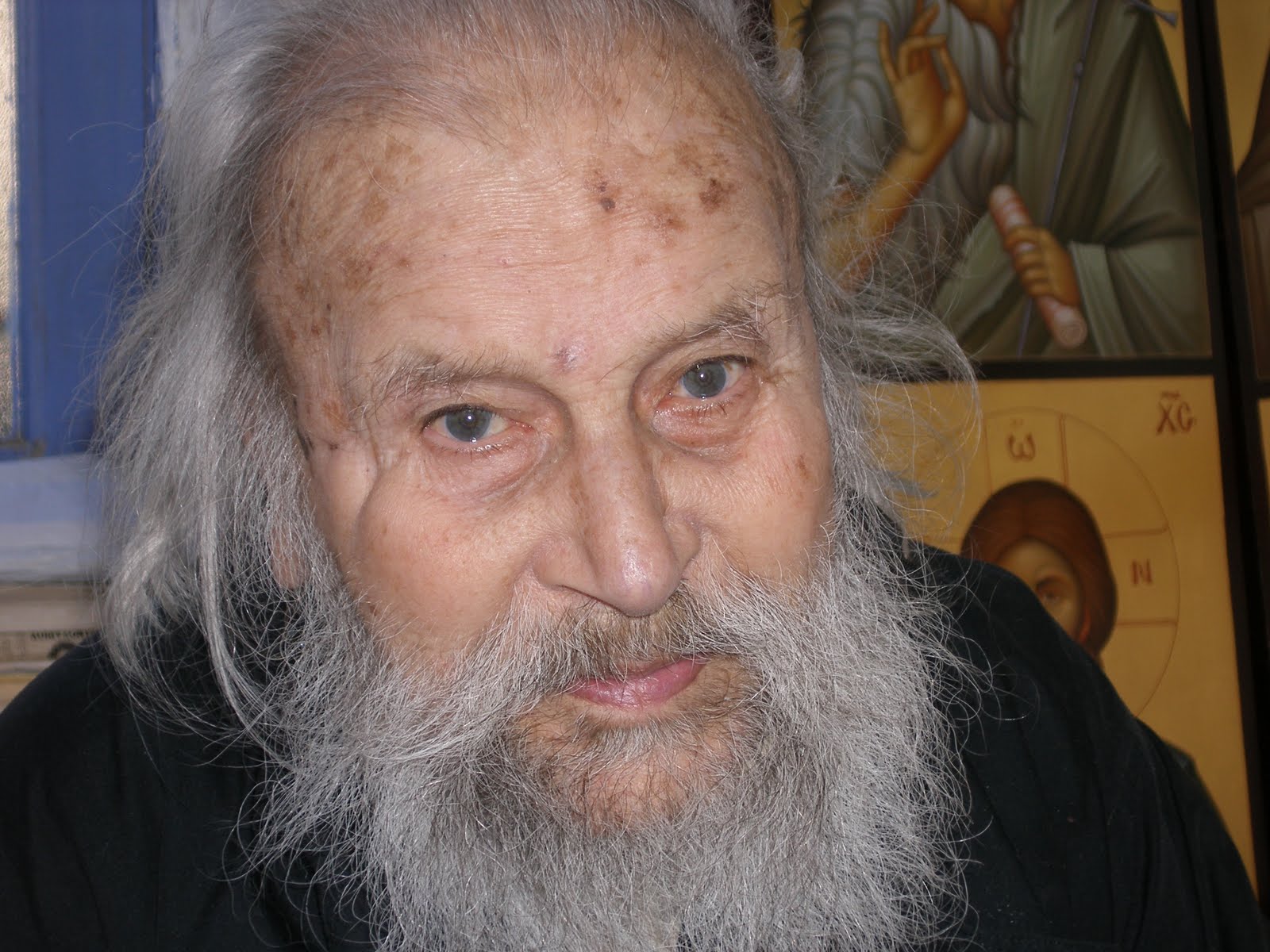 AHDONI: ο παπα Φωτης....