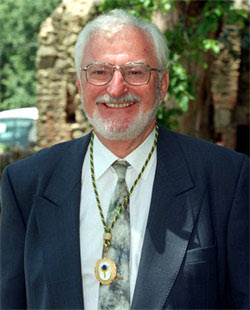 Heinrich Rohrer | Learn More About Physics