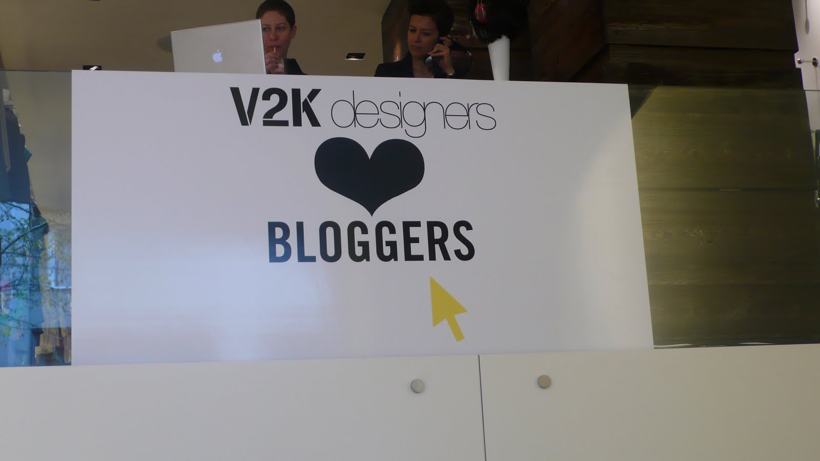 I love ART: V2K designers LOVES BLOGGERS!