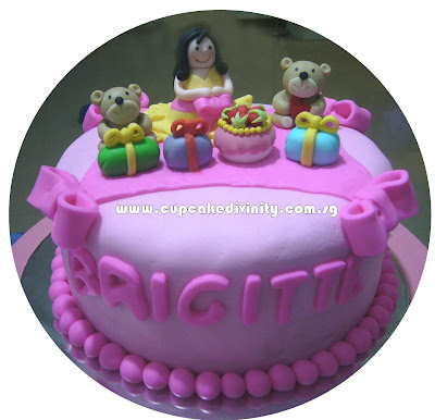 Cupcake Divinity: Brigitte Birthday - Fondant cake with 3D handmold ...