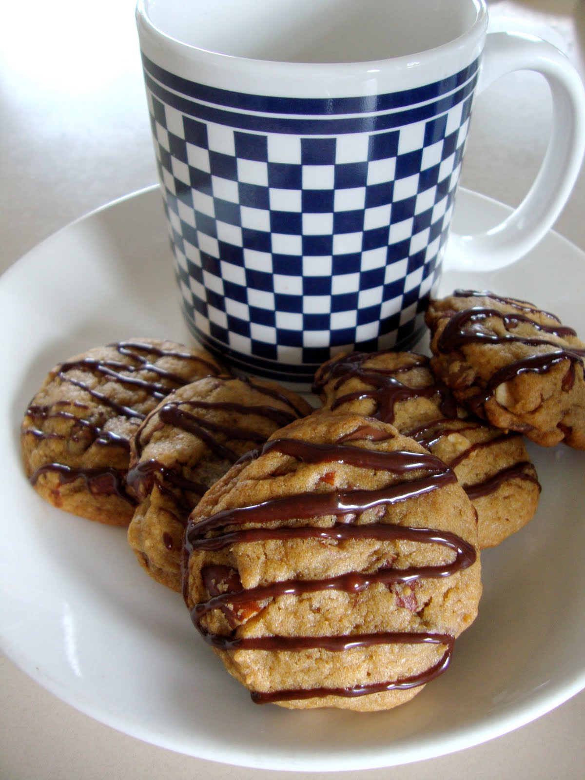 AJ's Cooking Secrets: "Jamoca Almond Fudge" Cookies