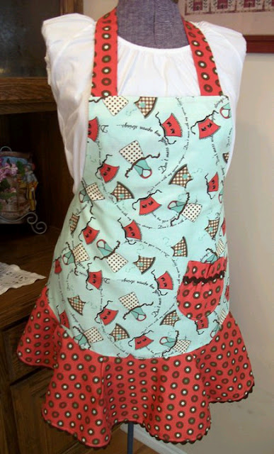 Cameo Kids Boutique: Darling Handmade Holiday Aprons - Mimi's Needle ...
