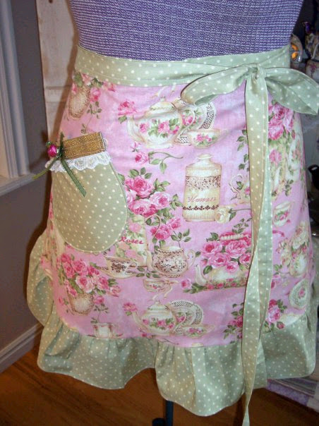 Cameo Kids Boutique: Darling Handmade Holiday Aprons - Mimi's Needle ...