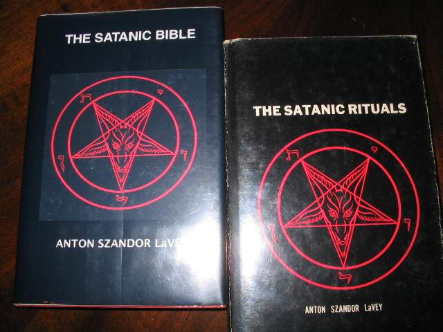 david gray satanic: Dibalik Satanic Bible