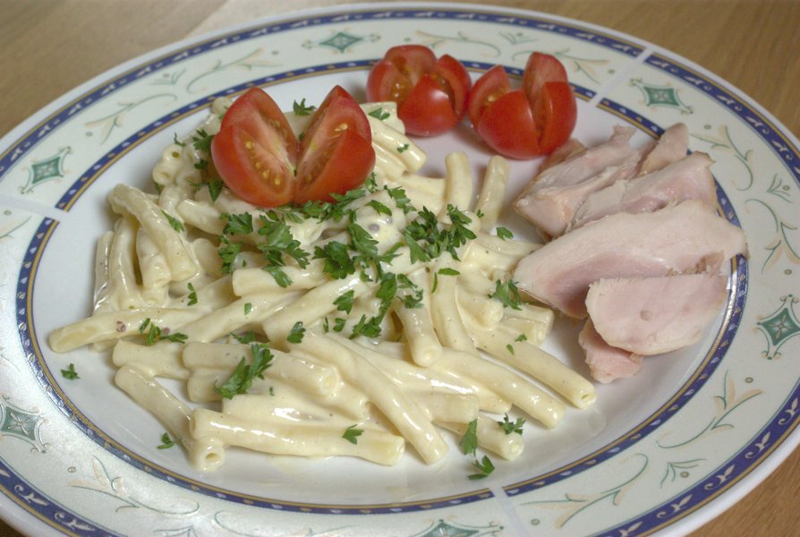 Köögitoimkond: Makaronid "Merevaigu"-kastmega