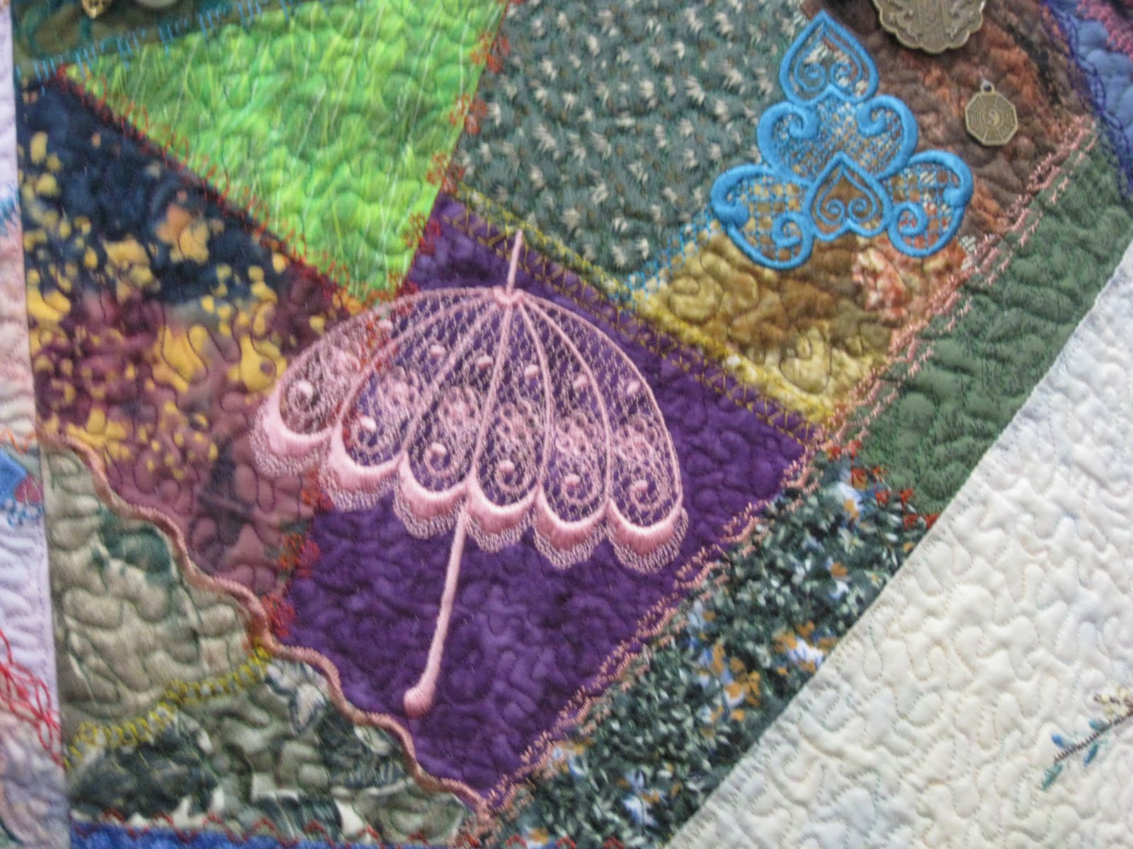 Pieceful Afternoon: Quilt show - the most amazing quilt!