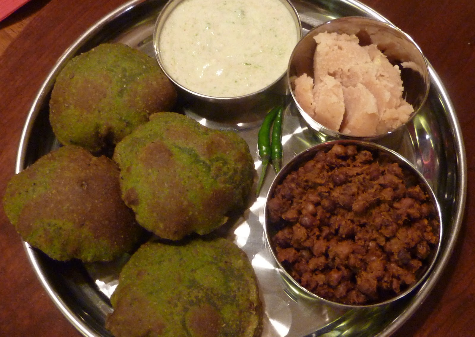 fabulous fridays: Palak Poori with Kale Chane and Suji Halwa