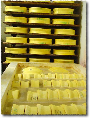 Kyle Phillips's Cosa Bolle in Pentola: Formaggio Branzi, Wine Contests ...