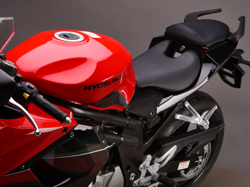 It's Official, Hyosung GT650R & ST7 in India..!! | Bike Chronicles of India