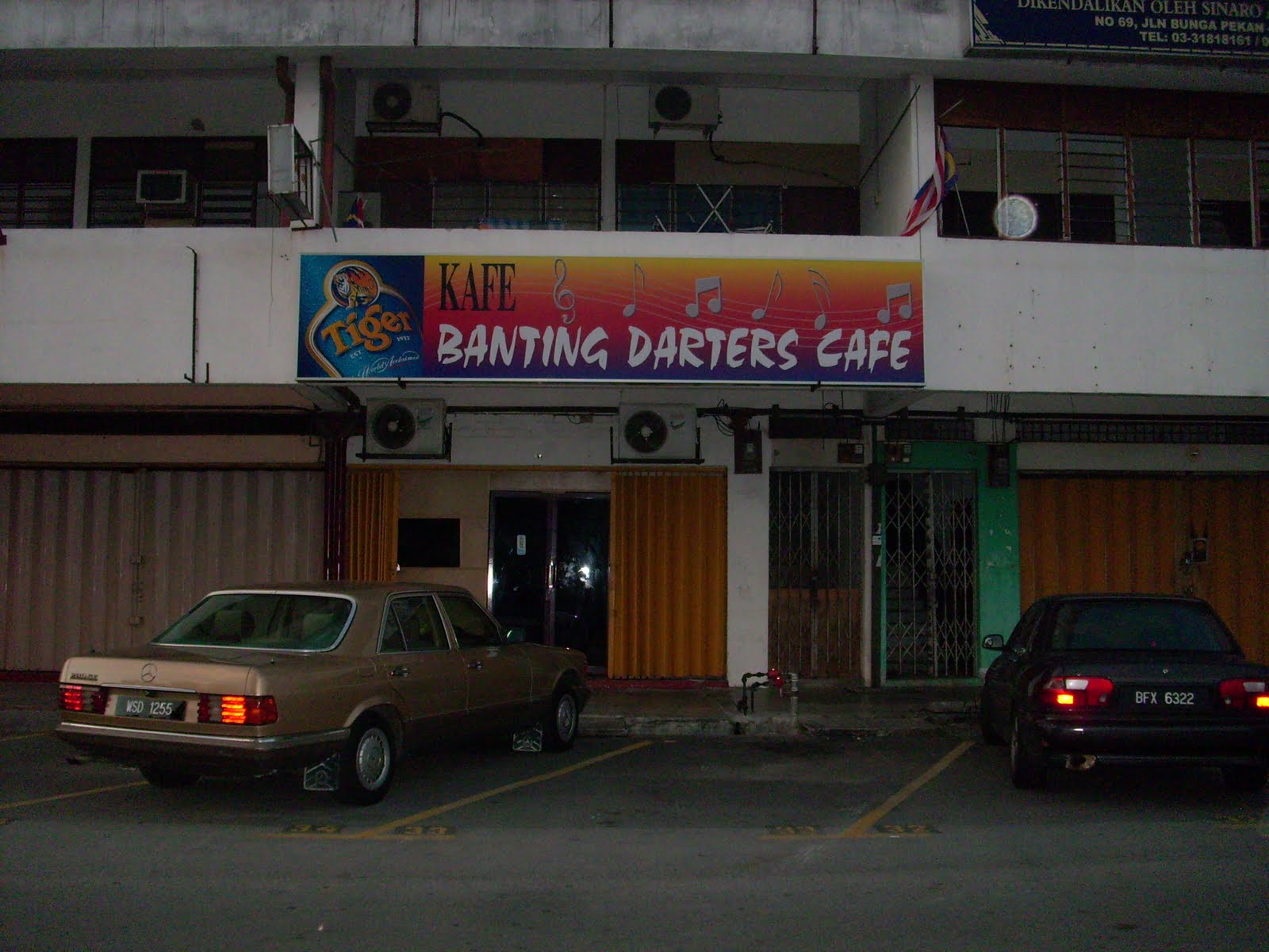 Gasing Darters Zone: Jalan-jalan main dart di BANTING DARTERS CAFE