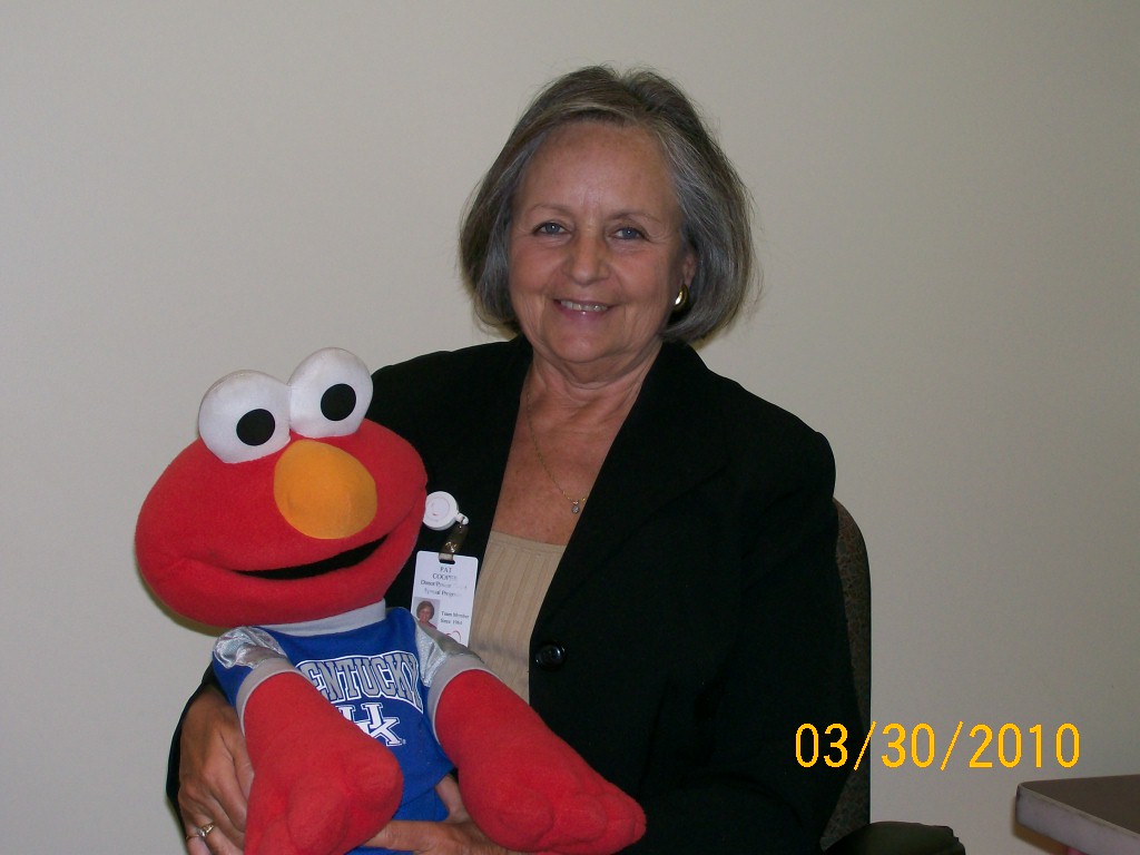 Elmo's World Trip!: Elmo volunteers and donates at the Kentucky Blood ...