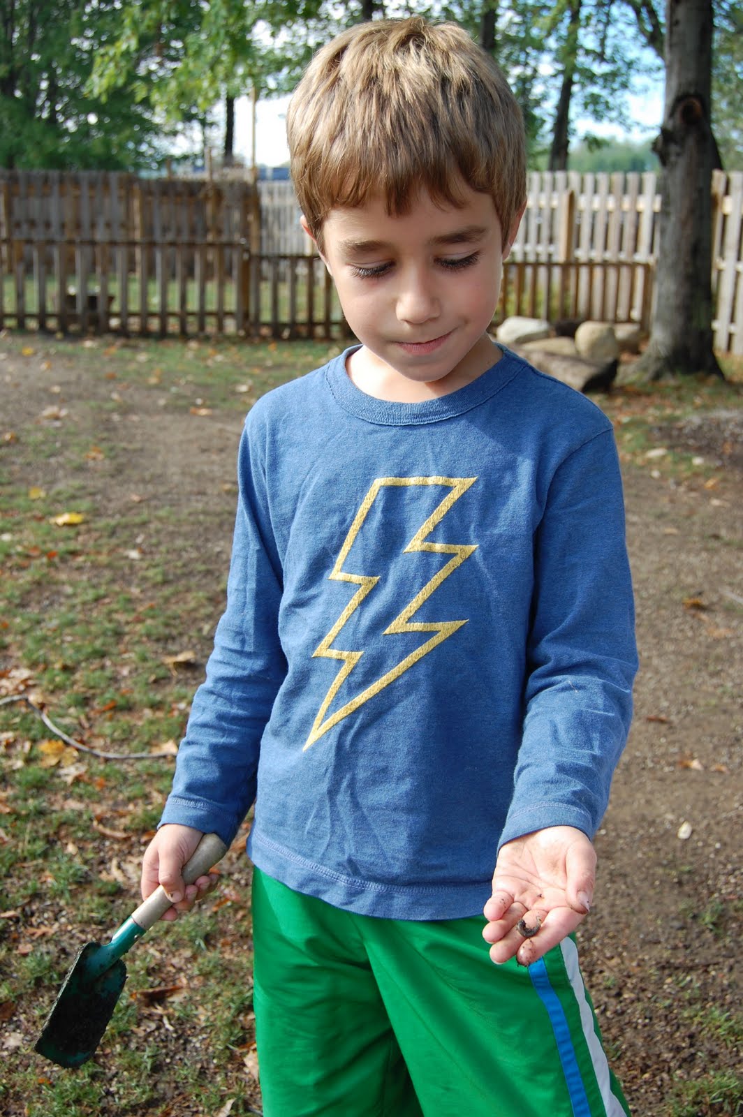 The Montessori Schoolyard: A Good Week for Digging for Worms