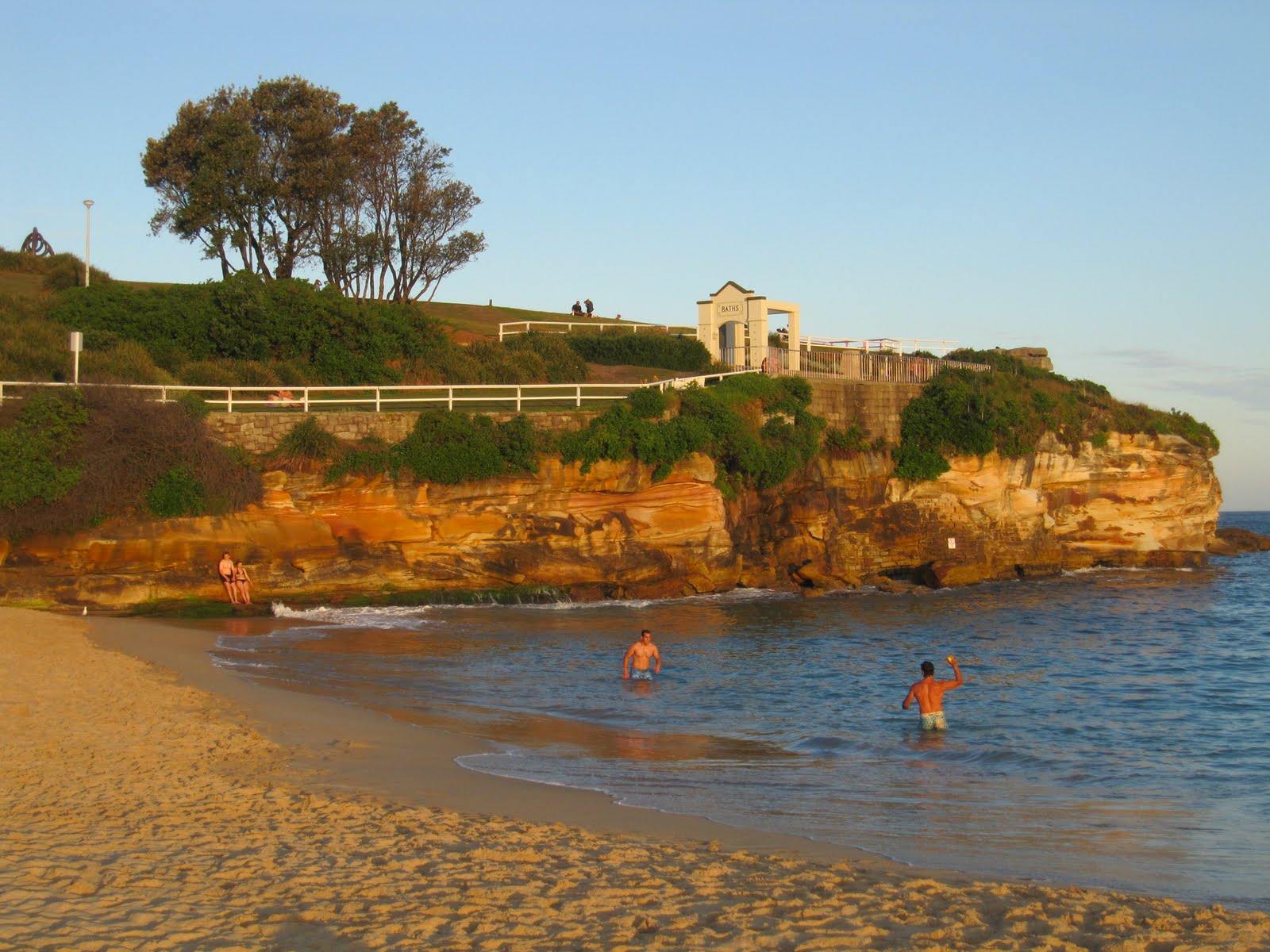 Sydney - City and Suburbs: Coogee, Dolphin Point