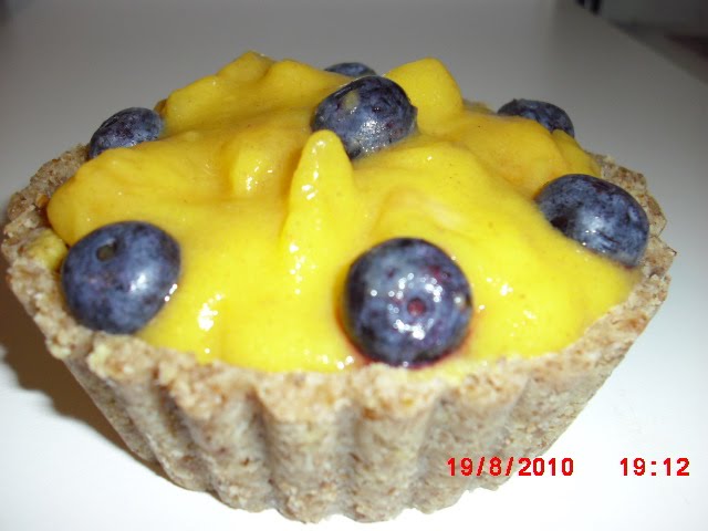 EZ Raw Vegan Living: Raw Peach Mango Mini Pies