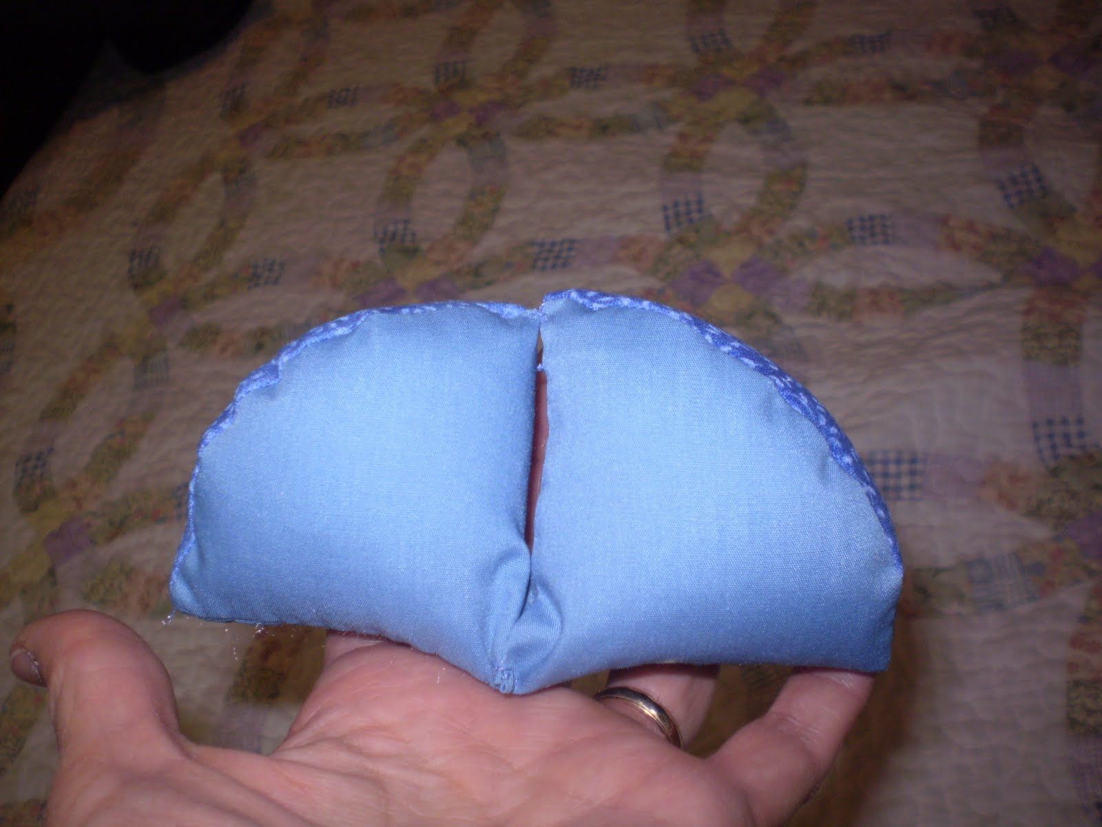 Finding My Way: Fabric Balls - Craft Tutorial