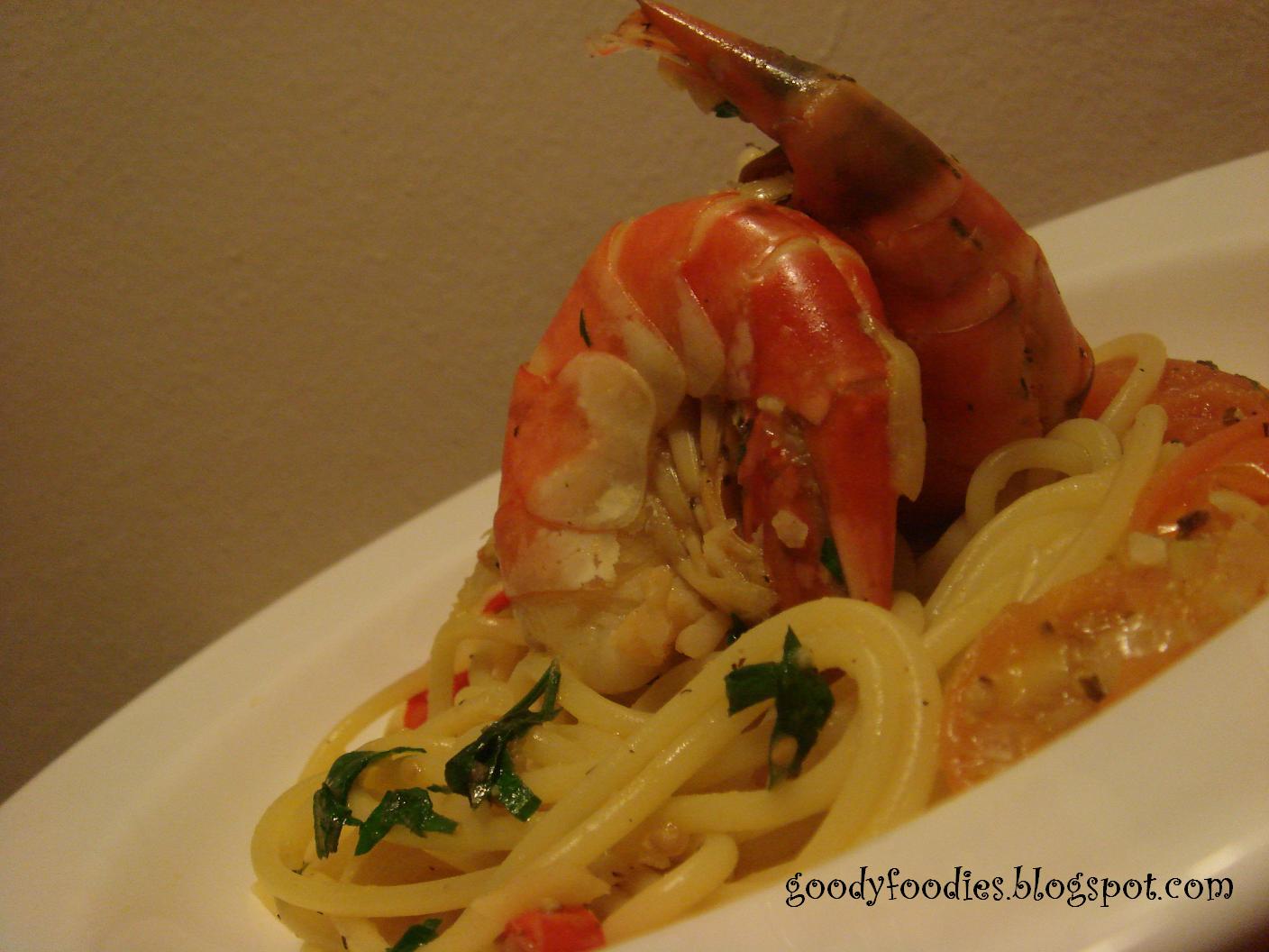 GoodyFoodies: I cooked: Tiger Prawn Spaghetti