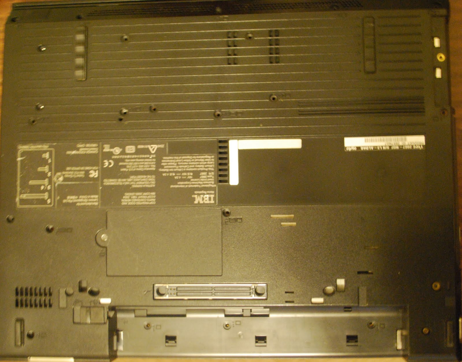 Computer Services: How to dismantle/Deassemble IBM ThinkPad R51