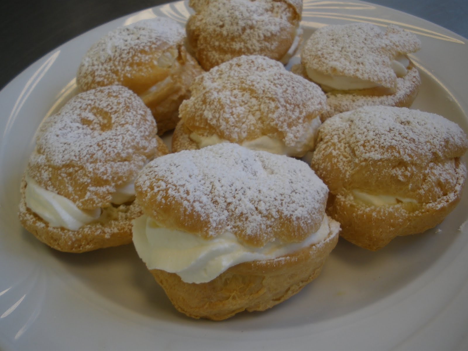 RomAna Catering: PATE-A-CHOUX WITH CREME CHANTILLY!