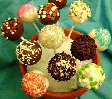 CUTIE TREATS: Round Cake Pops!