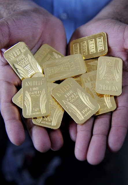*mystylenews*: A 50 gram standard gold bar is displayed at the National ...