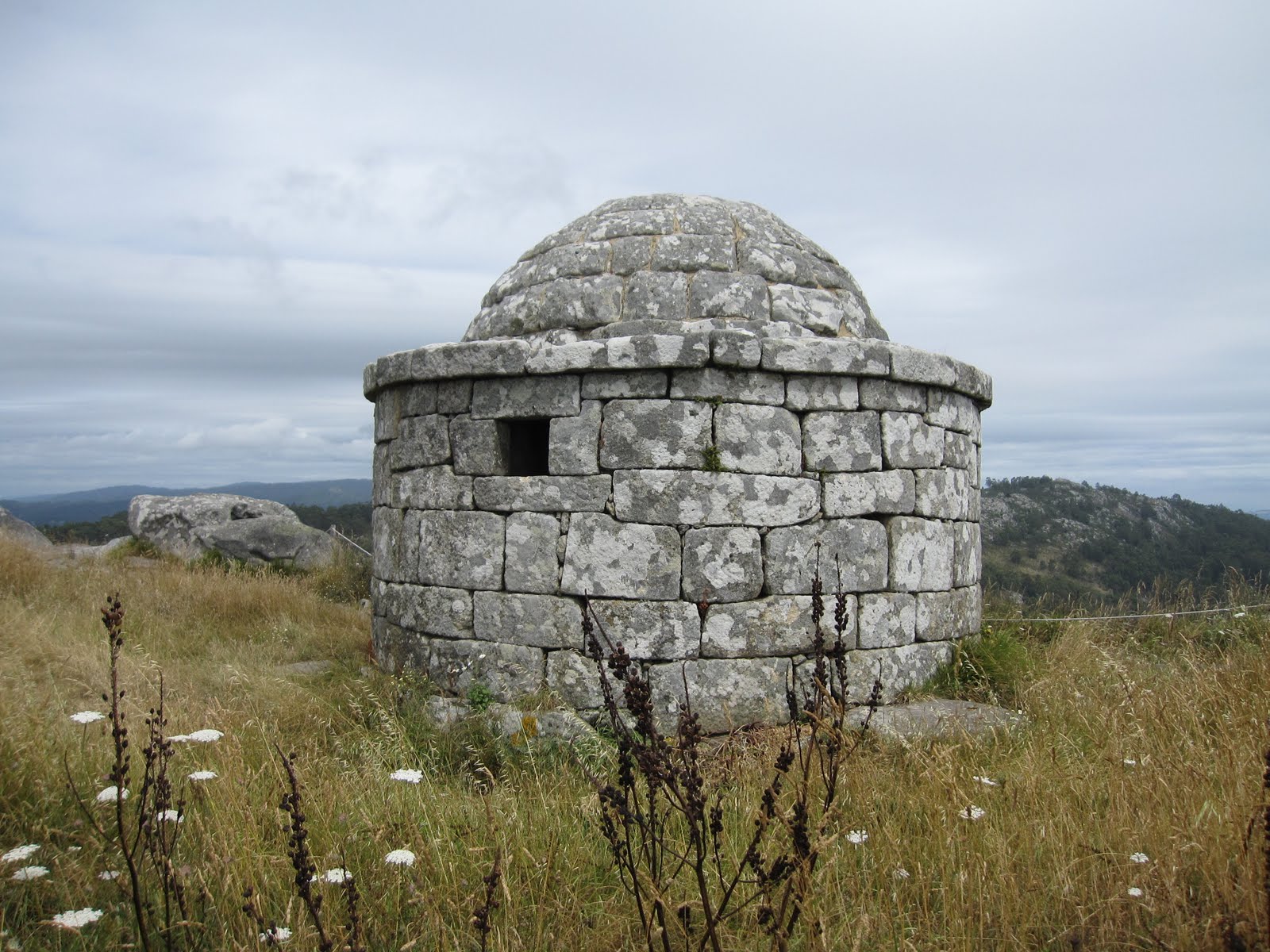 Castelos e Torres de Galicia: Torre do Monte Facho, Donón, Hio - Cangas