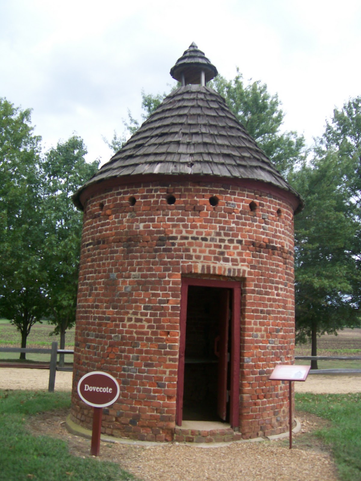 The Why of Wyatt: Looking at Colonial Architecture: Shirley and ...