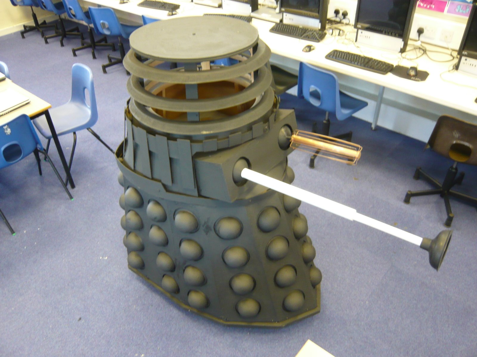 Emy: Students Dalek build