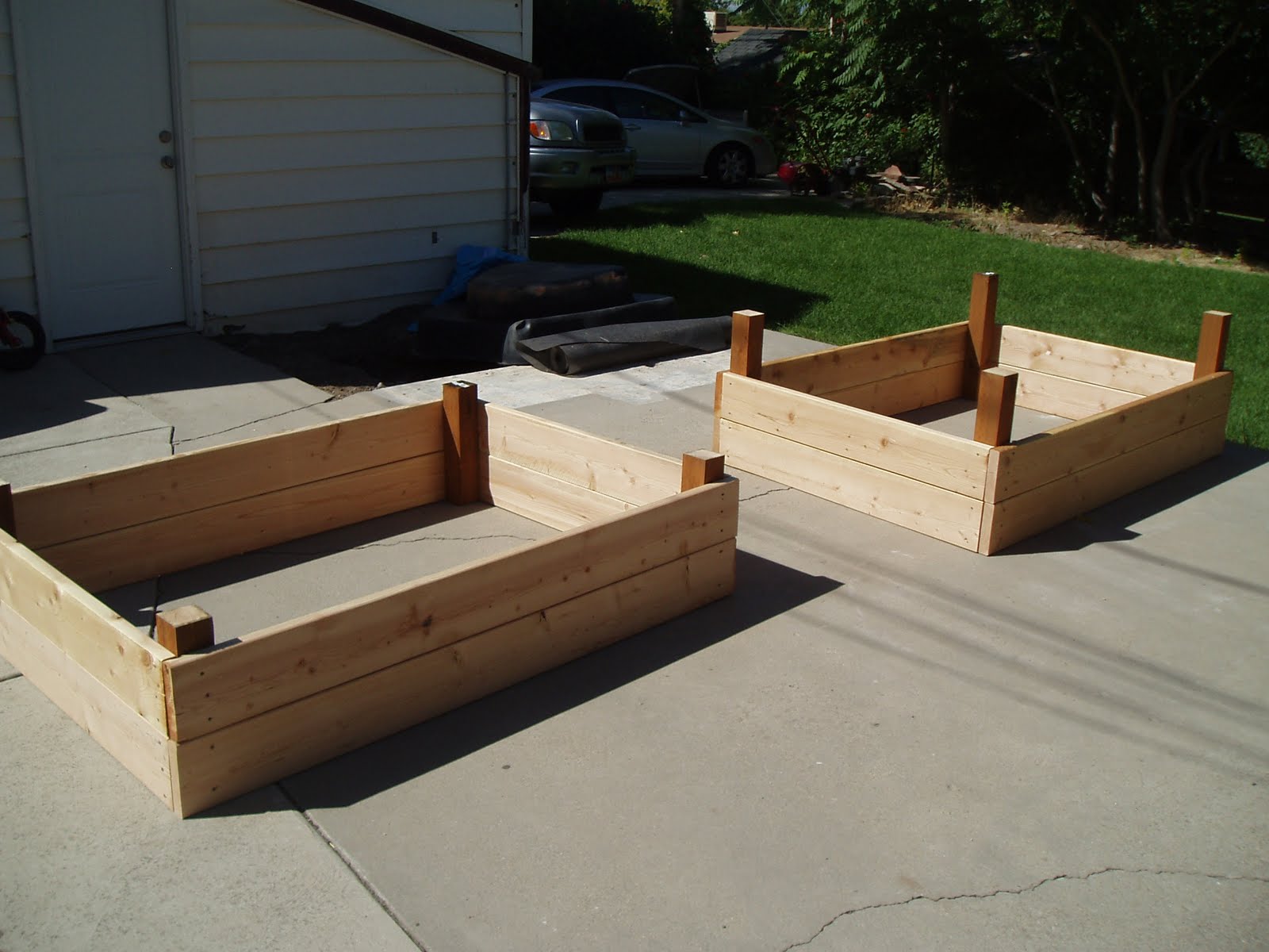 Miss Urban Gardener: Raised vegetable planter boxes