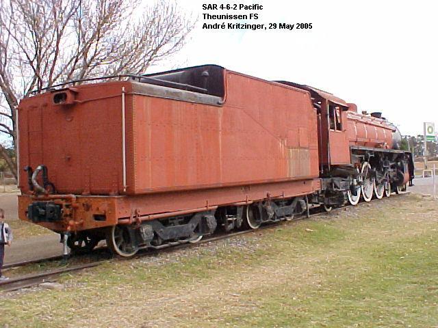 old STEAM LOCOMOTIVES in South Africa: Theunissen, Town, SAR Class 16DA ...