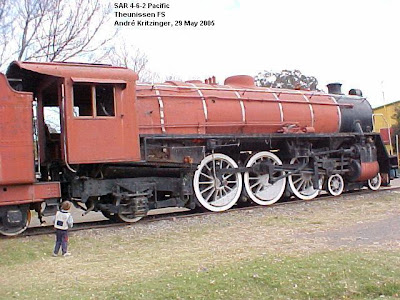 old STEAM LOCOMOTIVES in South Africa: Theunissen, Town, SAR Class 16DA ...