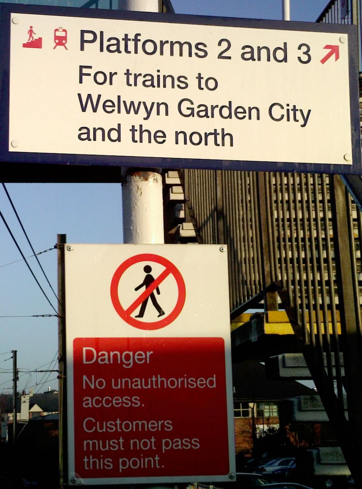 Railway Eye - the railway blog: Pointless signs - Hatfield