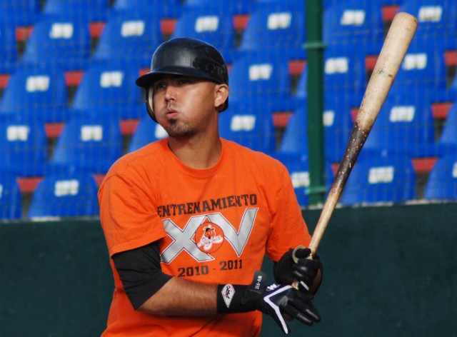 CRONICA ENSENADENSE: -- FESTIVAL DE BEISBOL PROFESIONAL EN ENSENADA