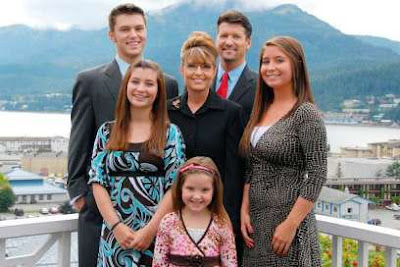 SARAH PALIN'S TEEN DAUGHTER PREGNANT