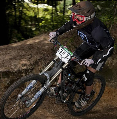 annika smail: dh racing!