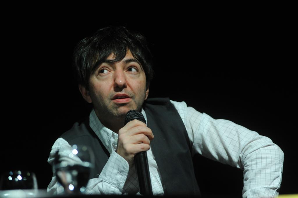 cippodromon: Adrián Dárgelos relee Alasdair Gray en el Malba