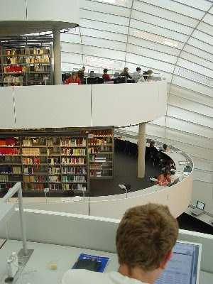 Eumanismo: La Biblioteca de la Freie Universität de Berlin, edificio de ...