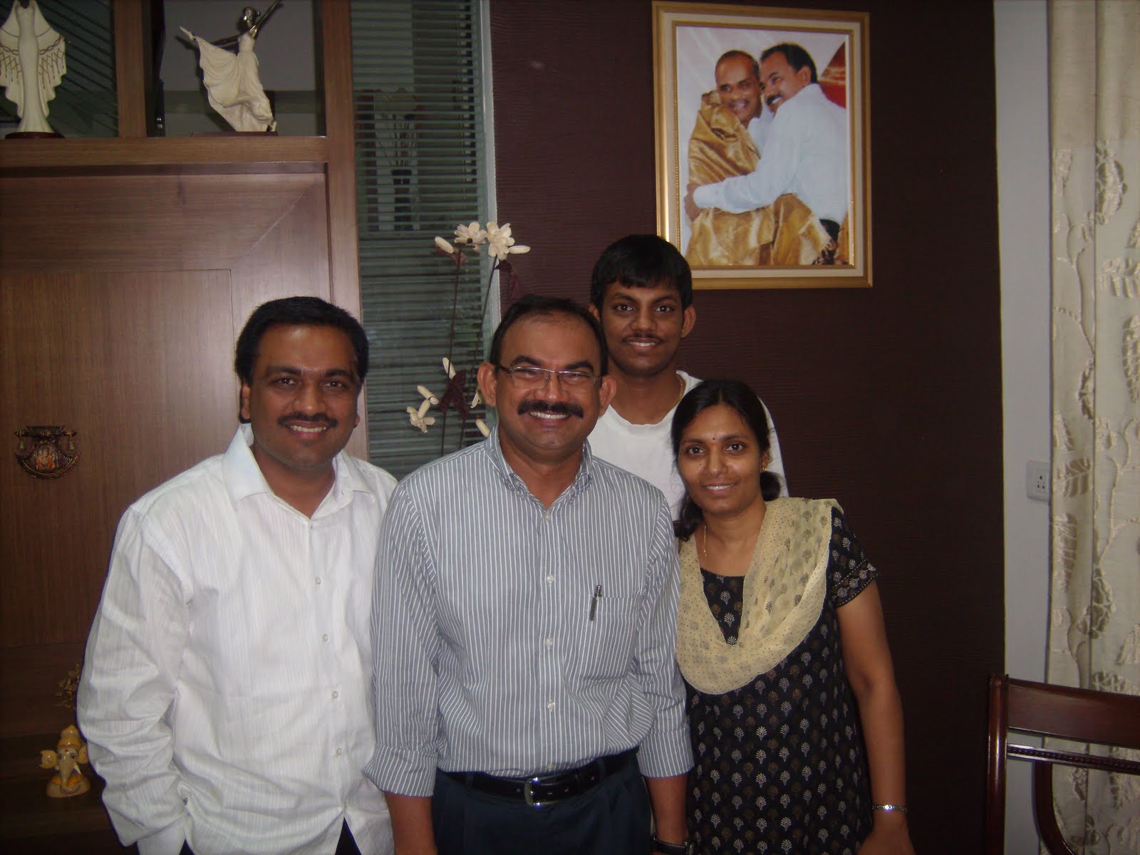 Bonthu Nagi Reddy's Blog: Bonthu Nagi Reddy with Prabhu Anna Family.