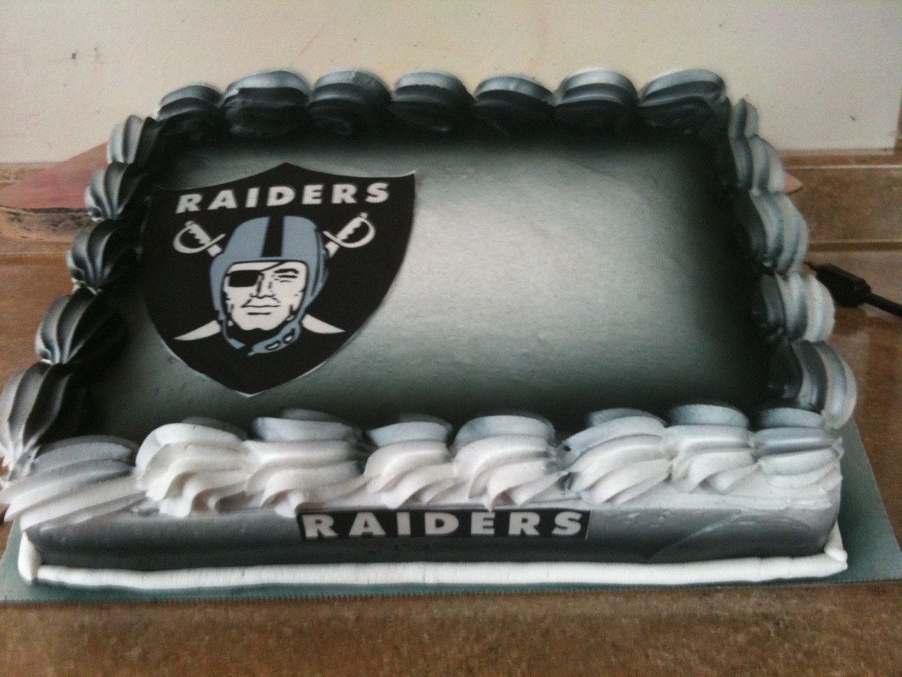 Hector's Custom Cakes: Raiders Cake
