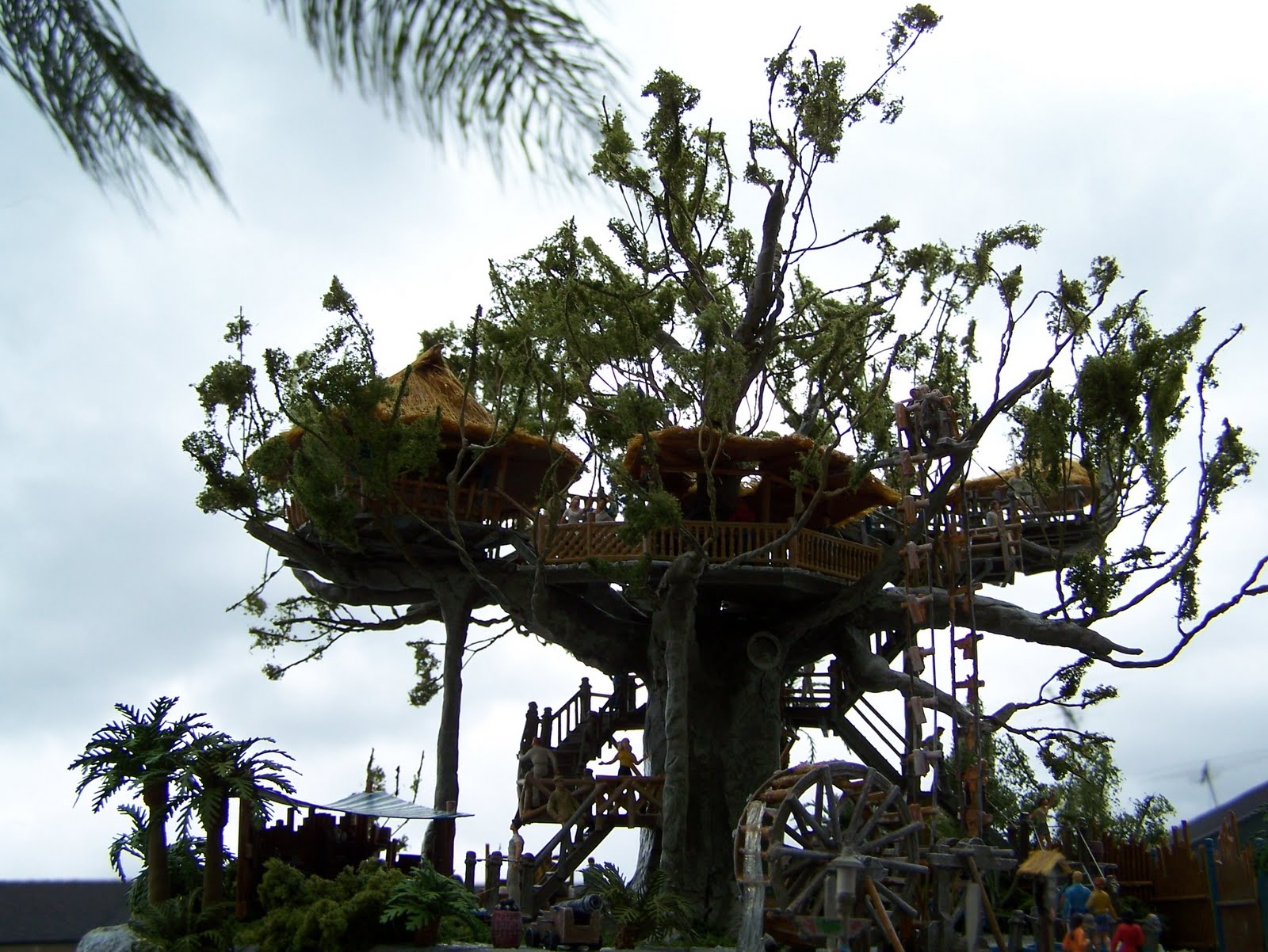 MIKE COZART DESIGN AND MODEL: A few more shots of the Swiss Family Tree ...