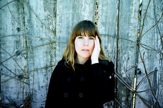Treinta y Una Canciones: 'Emily Jane White'. La delicada tristeza del Folk.