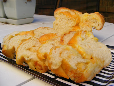 The Virtual Goody Plate: Chunky Cheese Bread