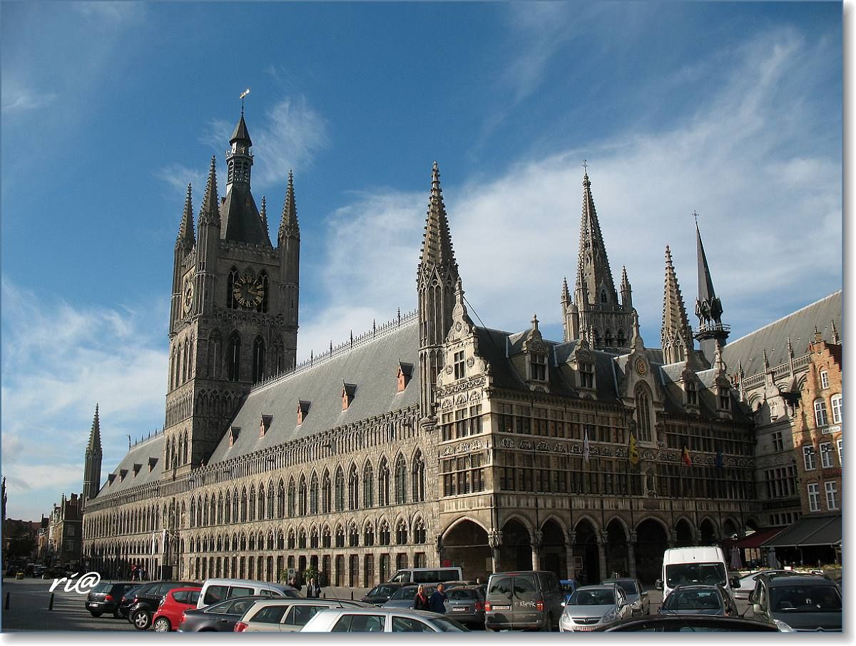 NATUUR mijn PASSIE - NATURE and POETRY: Ieper en zijn Lakenhalle.