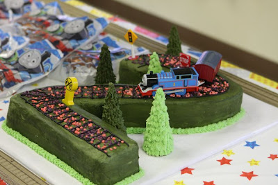 The Little Foodie: Train Cake