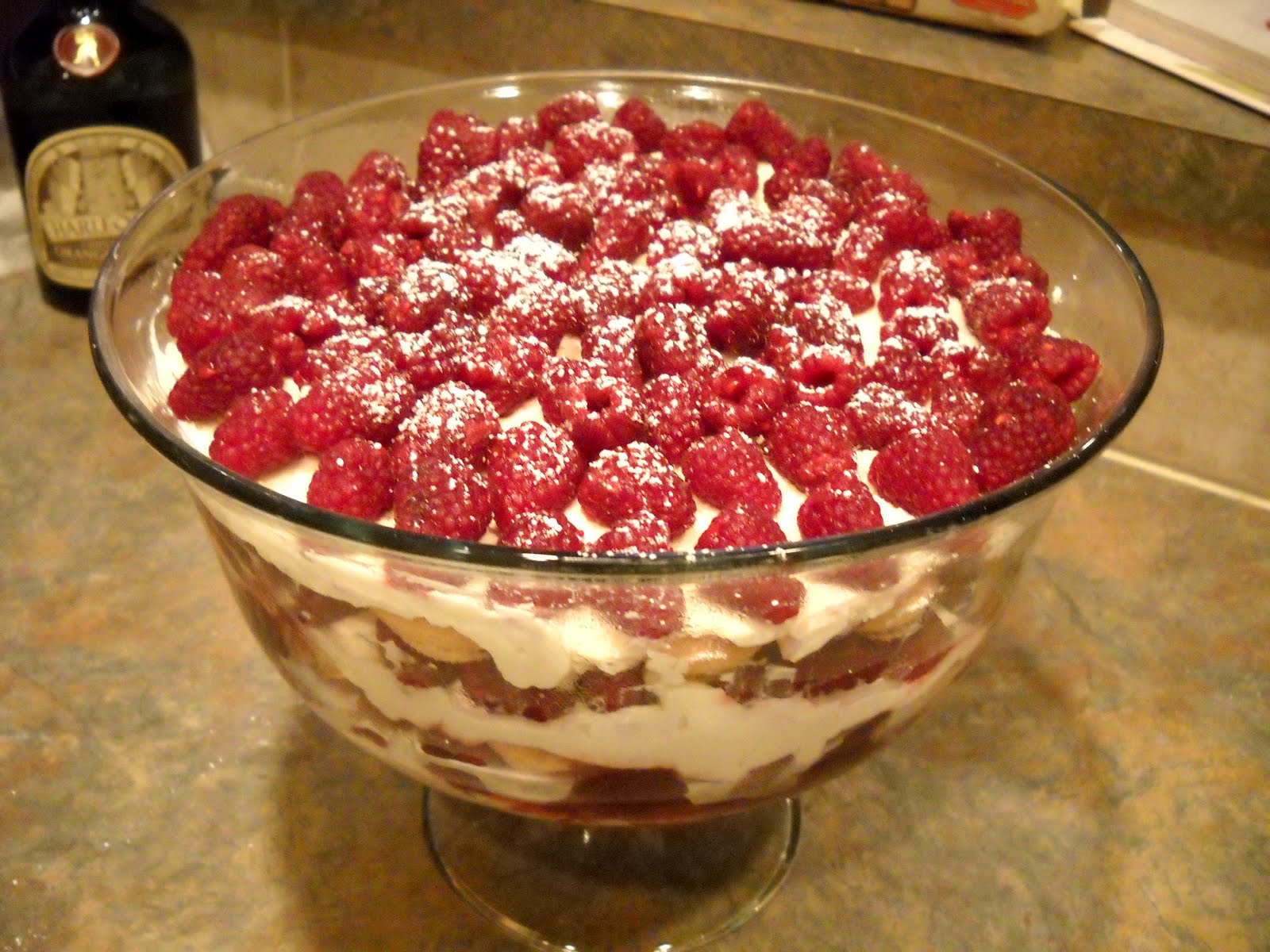 Friends, Music, Wine... Mangiamo: Raspberry Tiramisu