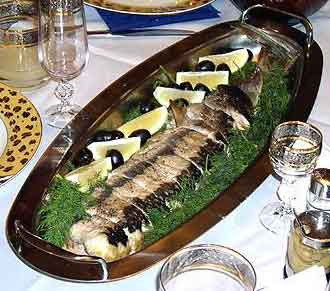 Russian and Ukrainian recipes : Baked sturgeon with mushrooms