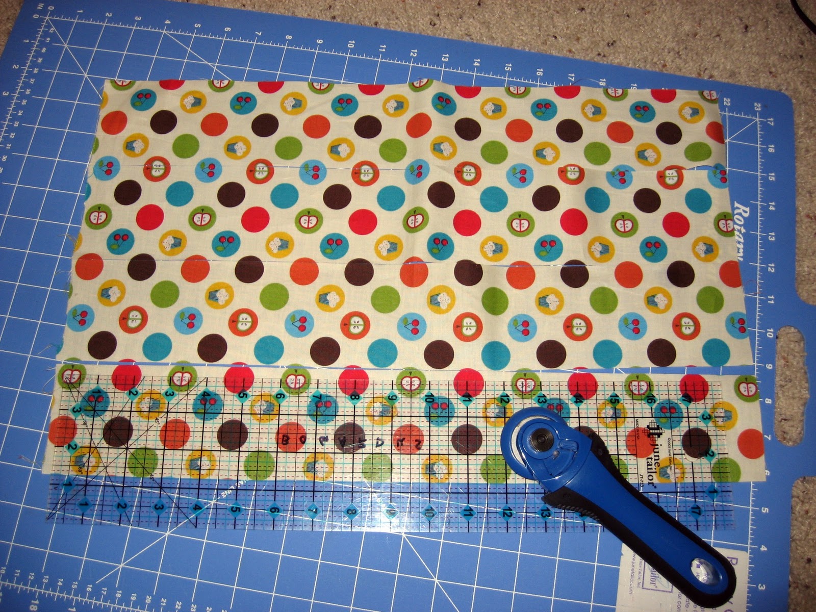 Pattern Shmattern: KitchenAid Classic Mixer Cozy Tutorial