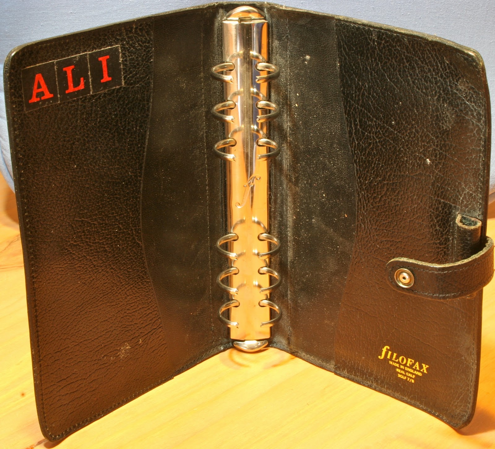 Philofaxy: Restoring a leather Filofax