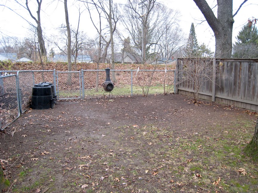 MadCityMike's Blog: "The Re-organized Chicken Run with Compost Bins ...
