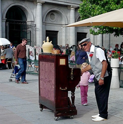 MAR DE NIÑOS: EL ORGANILLO