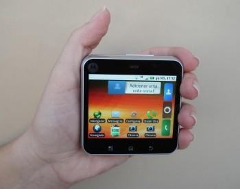 Motorola Flipout é compacto e 1º smartphone no Brasil com Android 2.1 ...